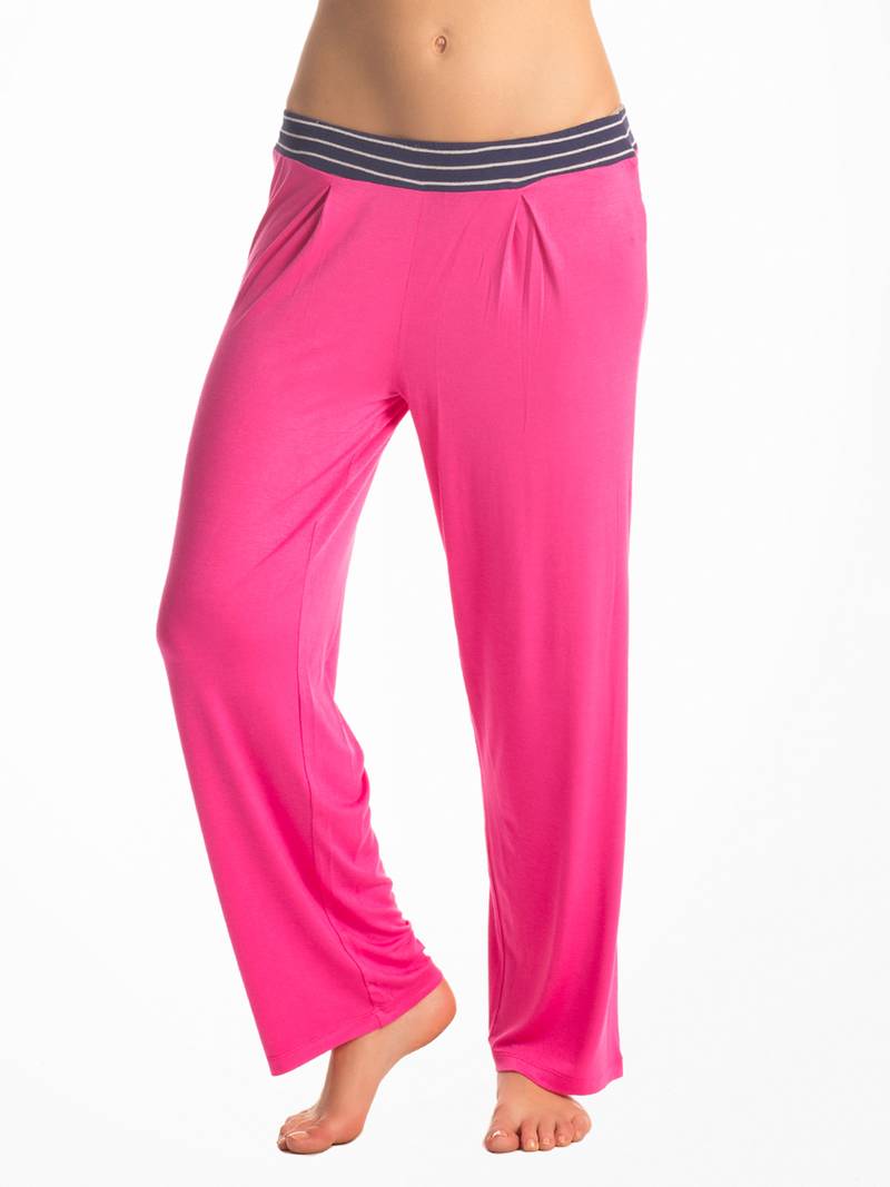 Buy flirty fuchsia supersoft pajamas Online